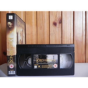 The Lord of the Rings: The Two Towers [VHS]