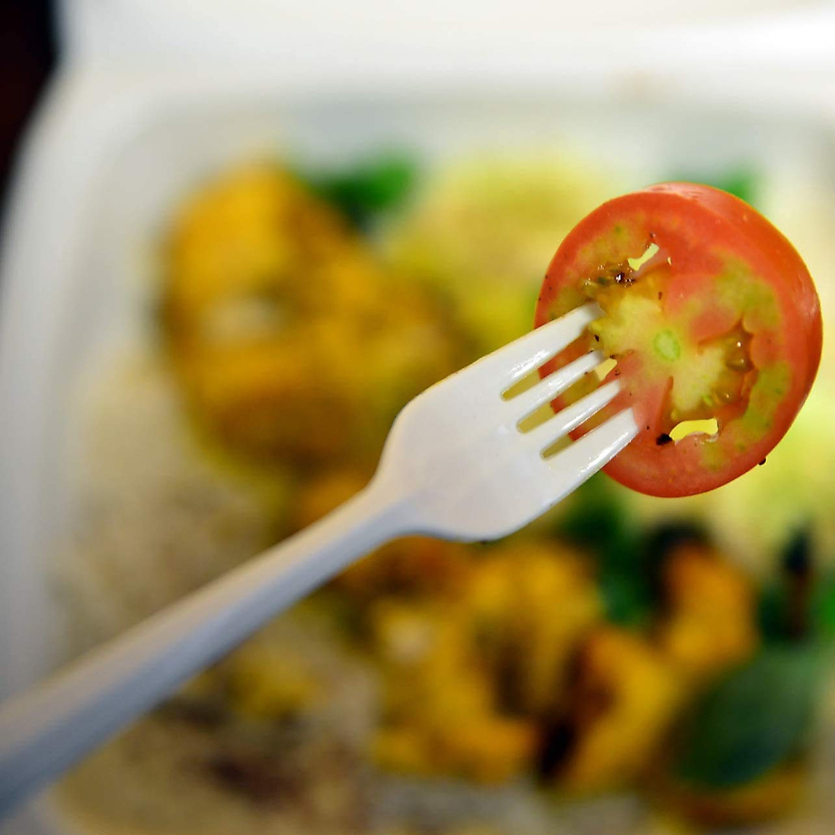 Daxwell Plastic Cutlery Kits, Medium Weight Polypropylene (PP), with Fork, Knife, Teaspoon, Salt, Pepper, Napkin, White, B10001837 (Case of 250), 1-(Pack)