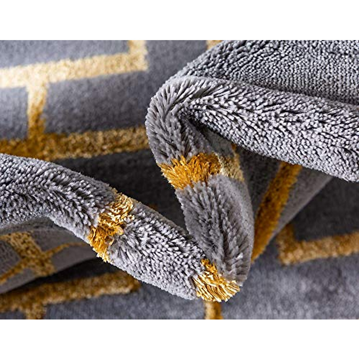 Unique Loom Marilyn Monroe Glam Collection Area Rug - Deco (6' 1' x 9' Rectangle, Gray Gold/ Gold)