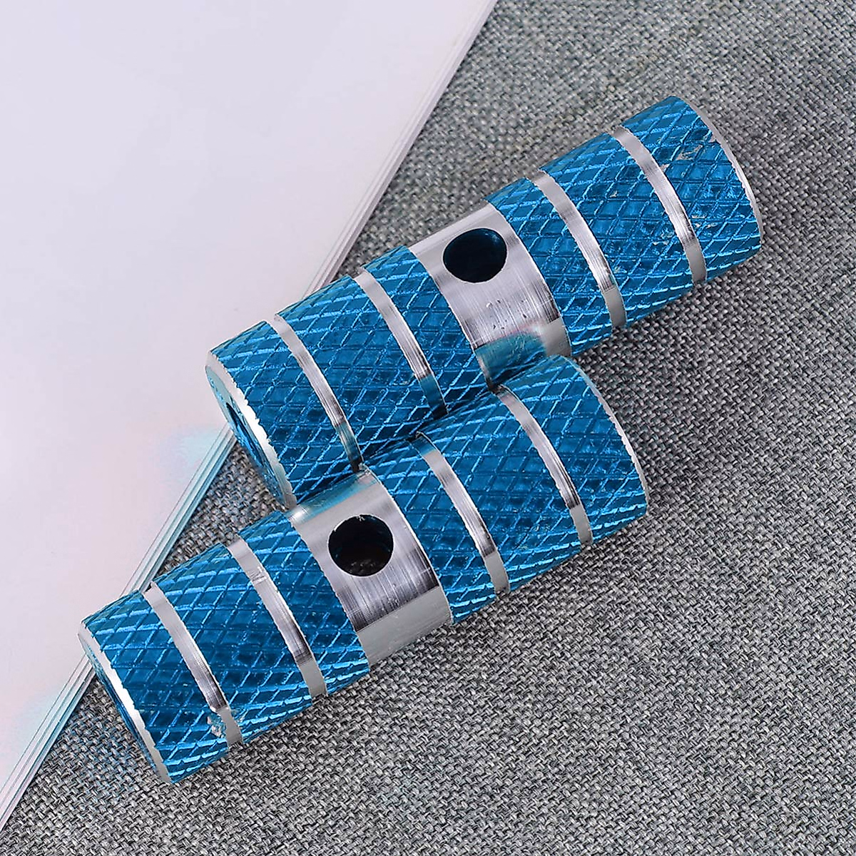 Mountain Bike Pegs Aluminum Alloy Shelf pins Foot pegs Anti-Skid Foot Road Bike Pegs for Bike Bicycle 2 Pair