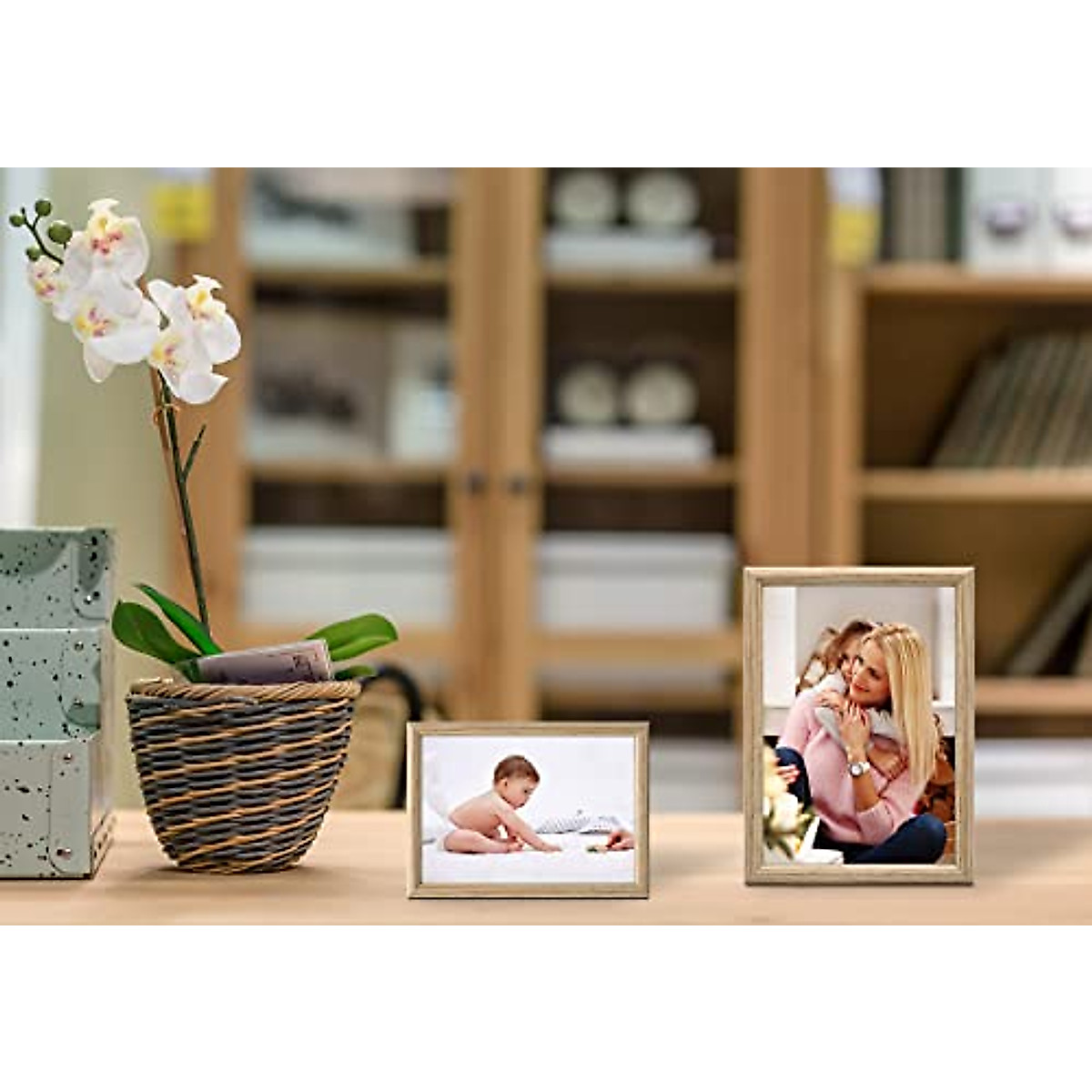 Alkerman 5x7 Picture Frame,Display Pictures 4x6 with Mat or 5x7 Without Mat, Natural Wood with High Definition Glass for Table Top Display and Wall Mounting Photo Frame