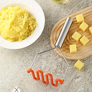 Potato Masher, VITUER Non-Scrath Silicone Potatoes Masher, Premium Stainless Steel Wrapped in Silicone Mashed Potatoes Masher, Great for Avocado, Potatoes, Beans, Dishwasher Safe (9.25inch, Orange)