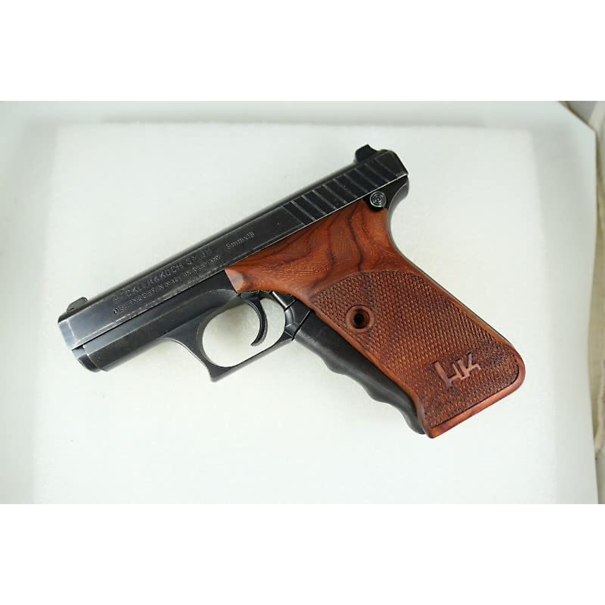 Handgun Grip for a Heckler & Koch (H&K) P7, P7M8 handgun