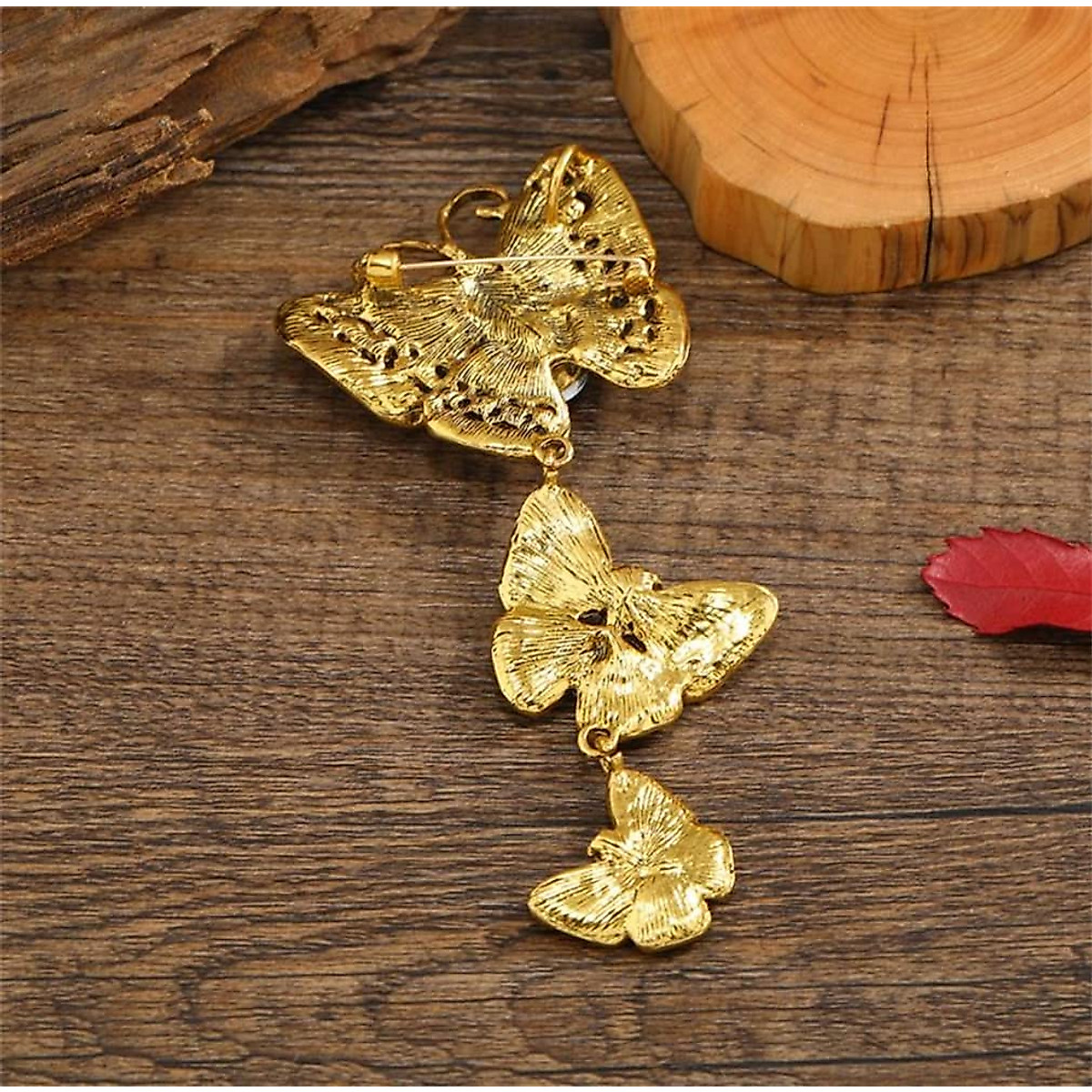 ulricar Crystal Rhinestone Butterfly Brooches For Women Pretty 3 Butterfly Insects Party Casual Brooch Lapel Pins Elegant Dress Accessories Wedding Christmas Birthday Jewelry Gift,Blue