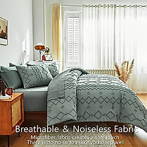 AIKASY Green Tufted Bed in A Bag King ,Geometry Embroidery Comforter Set 7 Pieces，Boho Shabby Chic Comforter Bedding Sets , Soft Microfiber Comforter for All Seasons (Green, 102"x90")