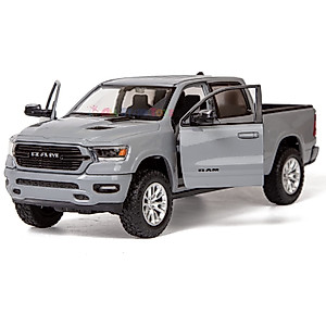 All Star Toys Exclusive 2019 Dodge RAM 1500 Laramie Crew Cab Pickup Truck Ceramic Gray 1:24 Series Diecast Model Car by Motormax 79357 Grey
