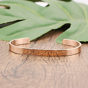 JoycuFF Breast Cancer Gifts for Women Inspirational Bracelets Cancer Survivor Jewelry for Patient Fighter Engraved She Doesn't Fight Alone