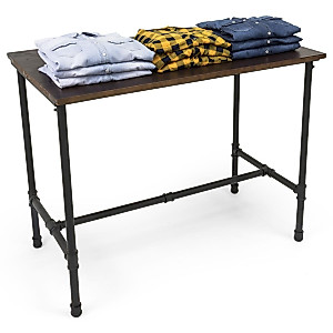 Displays2go, Pipe Display Table with Removable Shelf, Metal and Pine Wood Construction – Natural Top, Black Hardware Legs (PPLNNSTLGB)