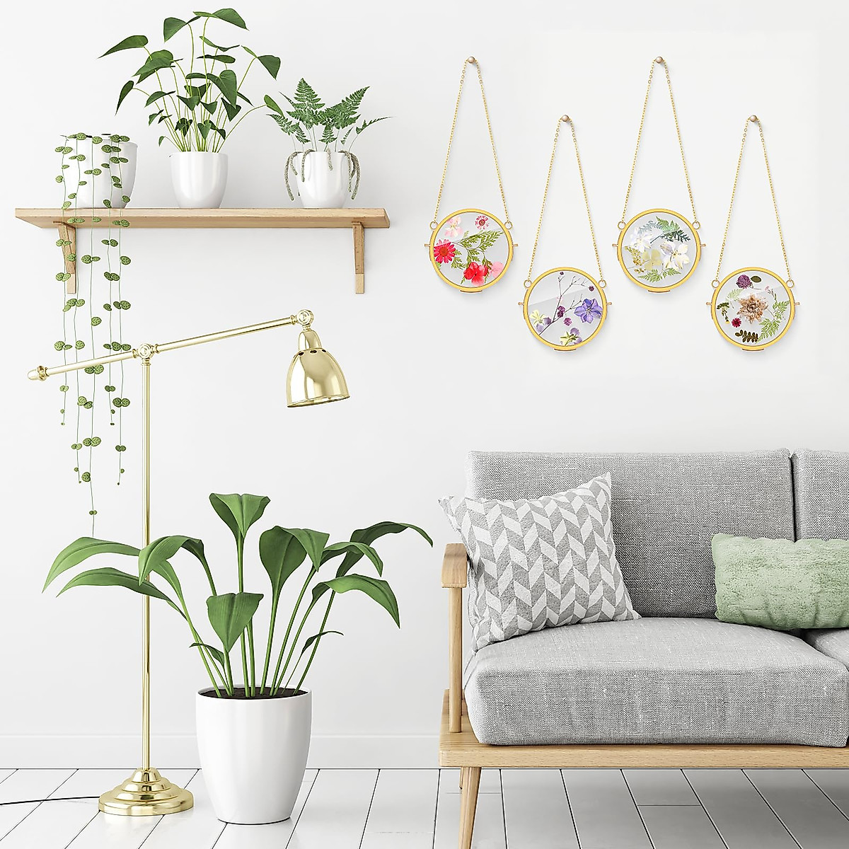 BBTO 8 Pack Round Hanging Glass Frame Small Brass Hanging Photo Frames Set Wall Mounted Gold Double Glass Display for Pressed Flowers Photos Dried Specimen DIY Artwork Display Decoration, 3.9 Inch