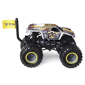 Monster Jam 2021 Target Exclusive Breaking World Records Series 1:64 Scale Diecast Monster Truck with Flag: Max-D