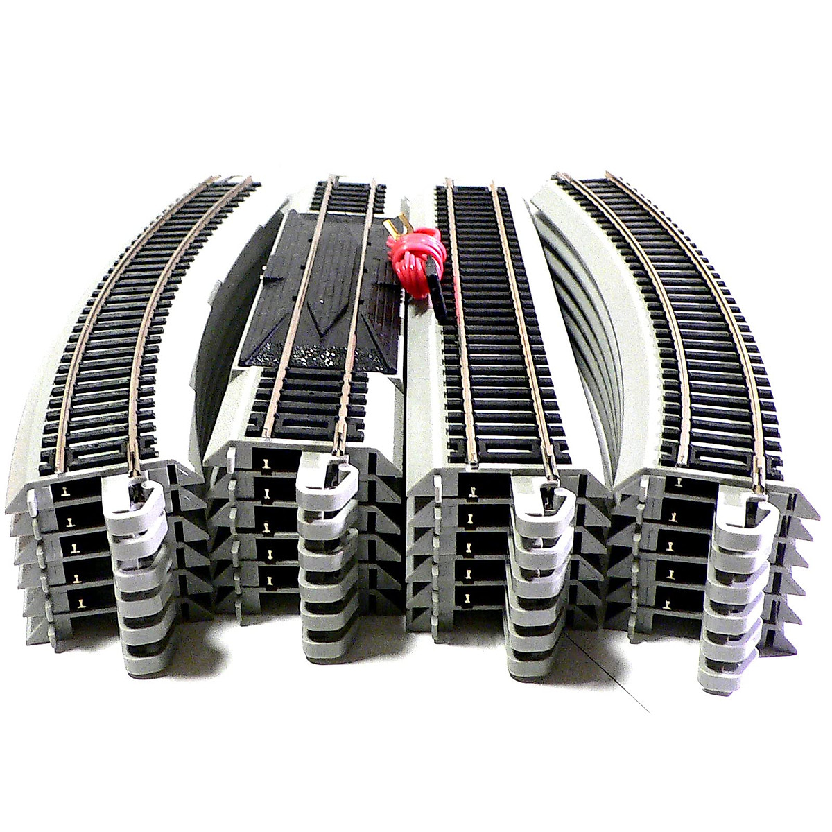 HO Scale Bachmann Nickel Silver EZ Track 38 X 92 Oval for Model Railroad Trains