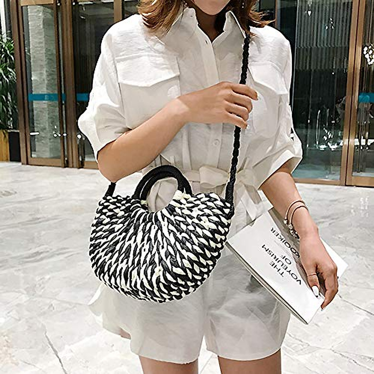 QTKJ Women Summer Retro Straw Tote Bag Hand-woven Boho Shoulder Bag Crossbody Bag Round Handle Beach Handbags (Black)