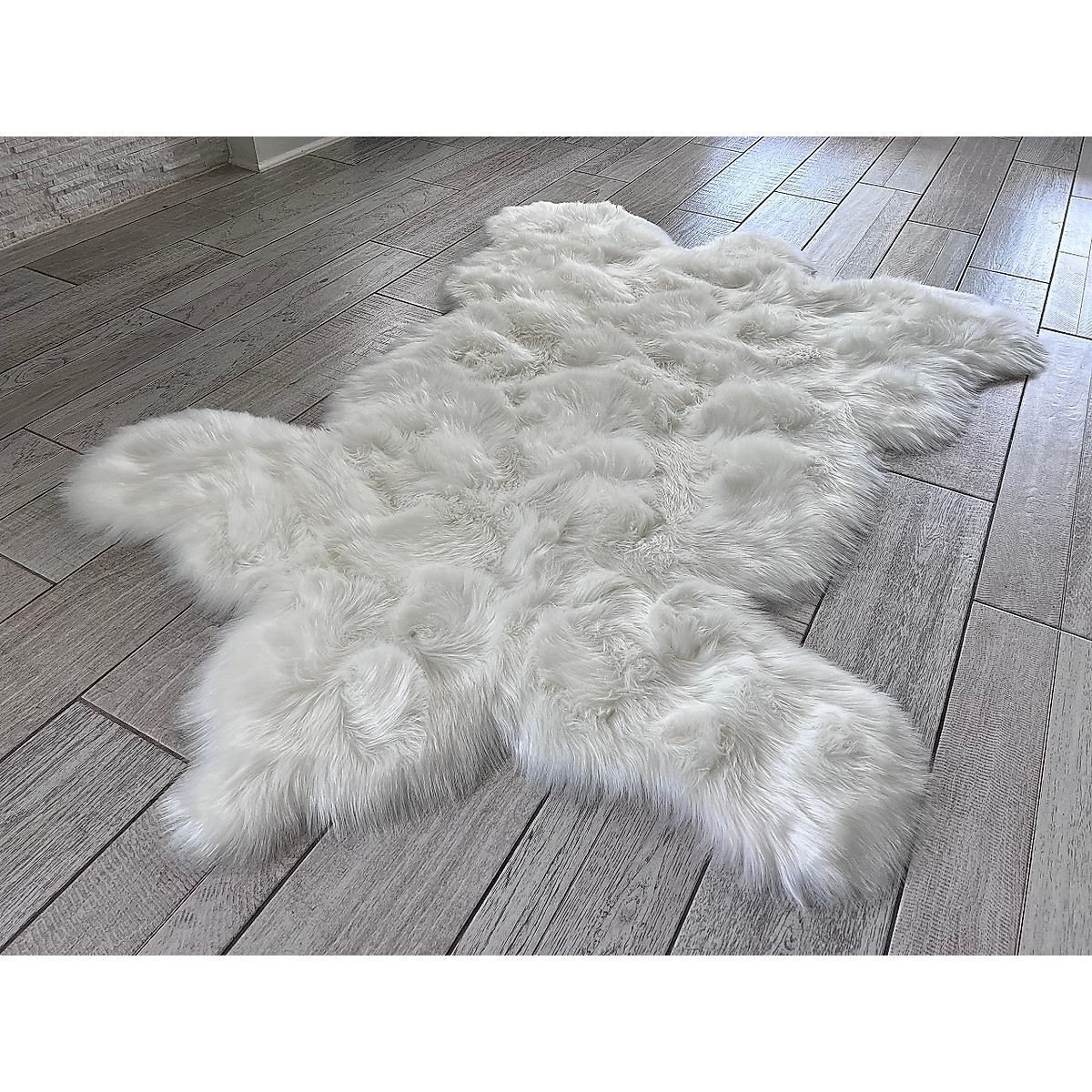 LAMBZY Bear Skin Rug Super Soft Fluffy Faux Fur for Bedroom Floor Sofa Living Room High-Density Plush Shaggy Carpet Sofa Cover Bedside Sheepskin Rug (2'x3', White)