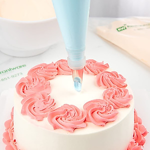 Restaurantware Pastry Tek Leaf Icing Tip 1 Reusable Piping Tip - #65 Dent-Resistant Stainless Steel Decorating Cake Tip Dishwasher-Safe Decorate Cupcakes Cakes or Cookies