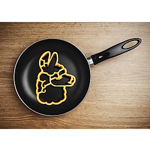 Genuine Fred Crack A Smile Breakfast Mold, Microwave and Dishwasher Safe, LLAMA