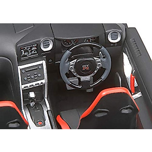 Tamiya Nissan GT-R R35 - 1/24 Scale Model Kit 24300