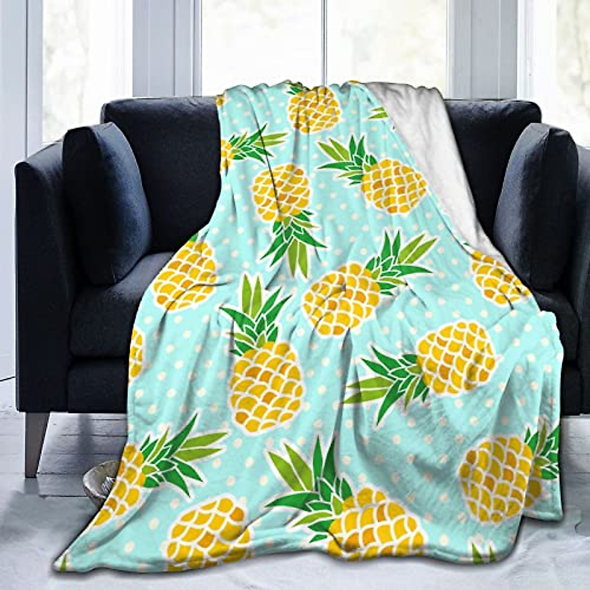 Perinsto Cute Pineapples Throw Blanket Ultra Soft Warm All Season Polka Dots Background Decorative Fleece Blankets for Bed Chair Car Sofa Couch Bedroom 50"X40"