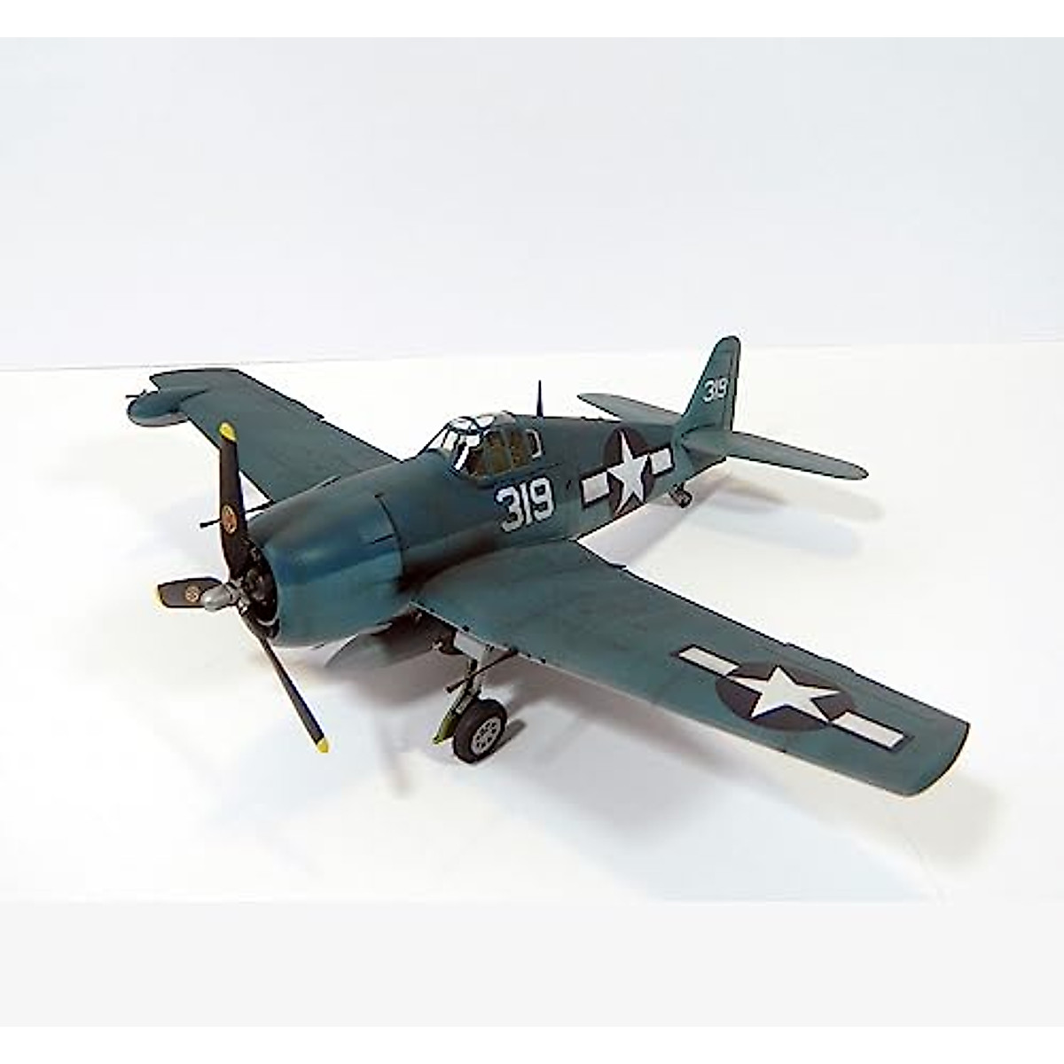 FMOCHANGMDP Fighter 3D Puzzles Plastic Model Kits, 1/48 Scale US F4U-5N Corsair Fighter Model, Adult Toys and Gift, 8.5 x 10.3Inchs