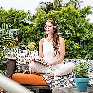 Bose Noise Cancelling Headphones 700,Bluetooth, Over-Ear Wireless with Built-In Microphone for Clear Calls & Alexa Voice Control,Black