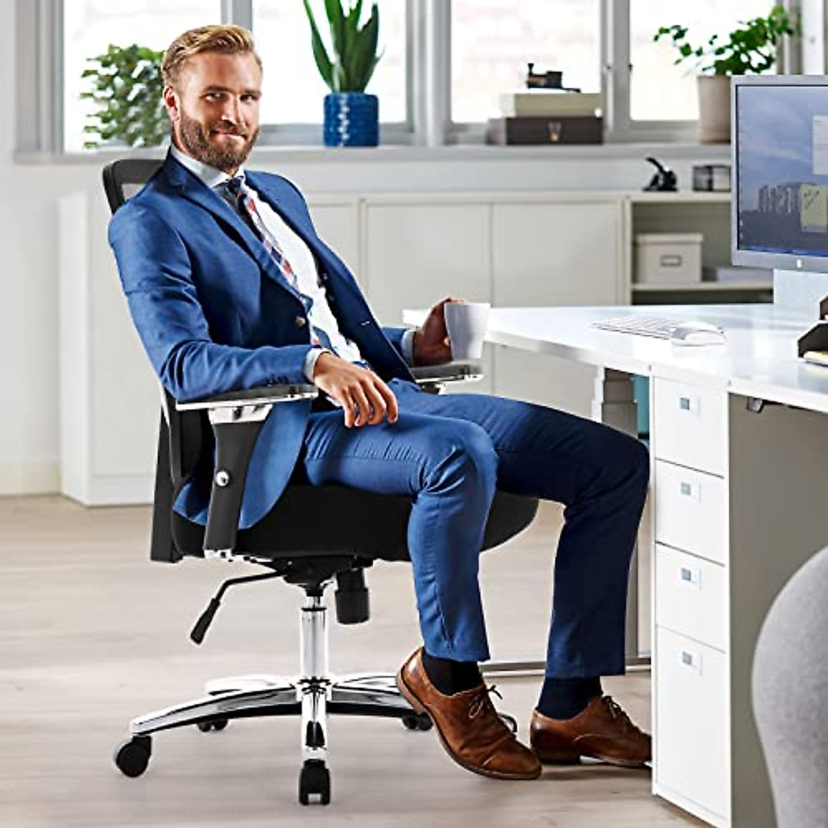 Big and Tall Office Chair 500lbs, Heavy Duty Ergonomic Mesh Chair, Computer Executive Desk Chair with Wide Thick Seat, 4D Armrests, Adjustable Lumbar Support and Tilt-Black