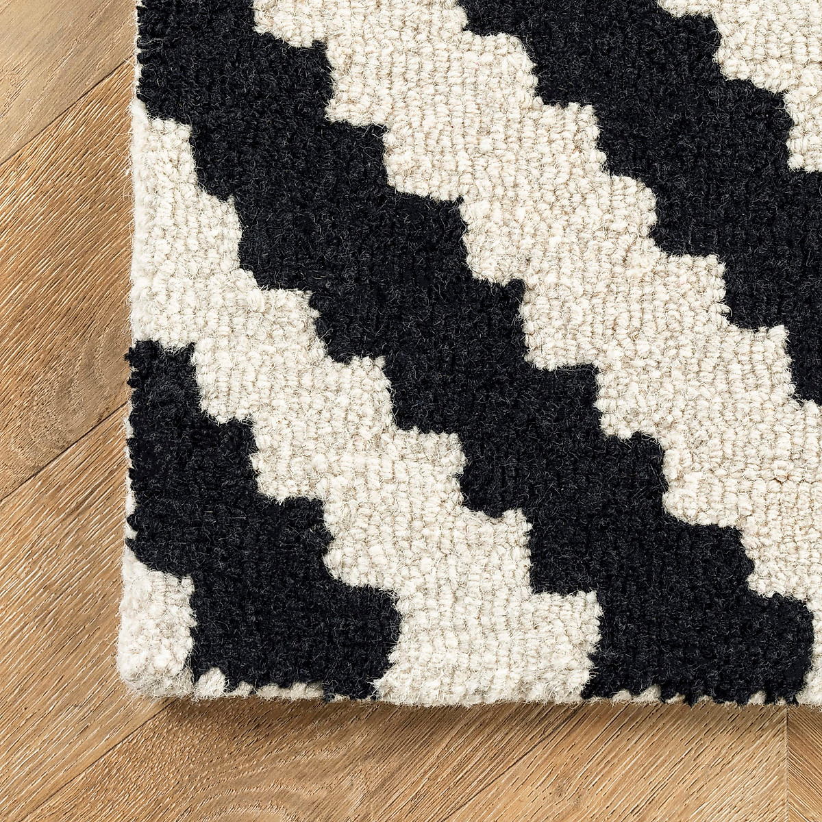 nuLOOM Kellee Hand Tufted Geometric Wool Runner Rug, 2' 6" x 14', Black