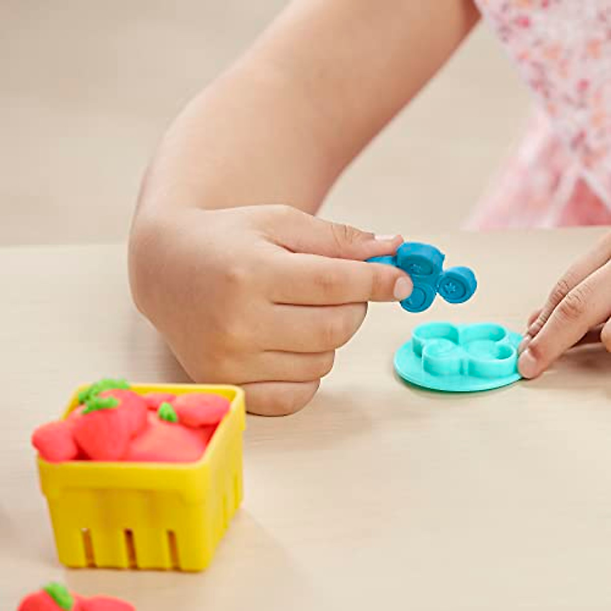 Play-Doh Farmer's Market Kitchen Set - 28 Accessories