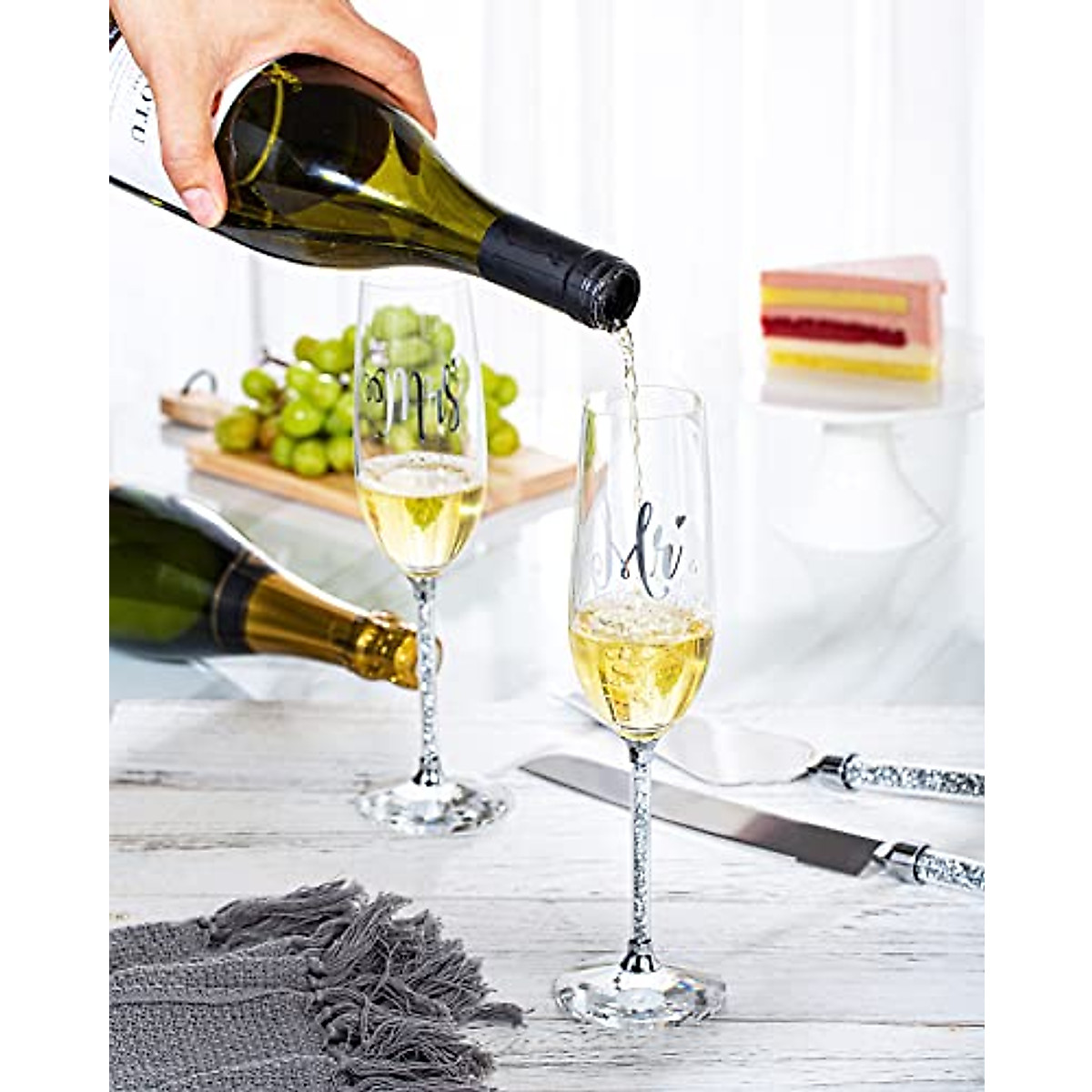Wedding Cake Knife and Server Set, Crystal Champagne Flutes Glasses Engraved Mr & Mrs, Cake Cutting Set for Wedding, Bride and Groom Toasting Champagne Flutes, Anniversary Engagement Gifts for Couple