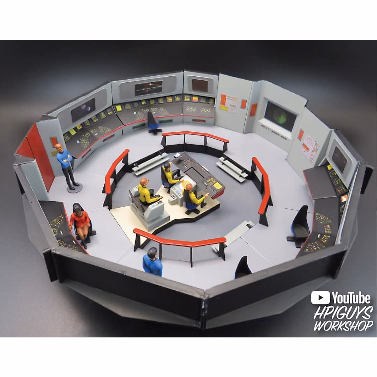 AMT Star Trek U.S.S. Enterprise Bridge 1:32 Scale Model Kit