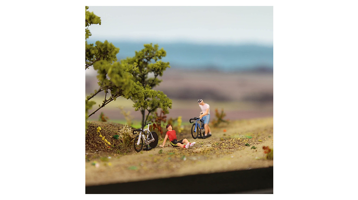 Evemodel P8722 HO Scale Cycling Figures & Bikes