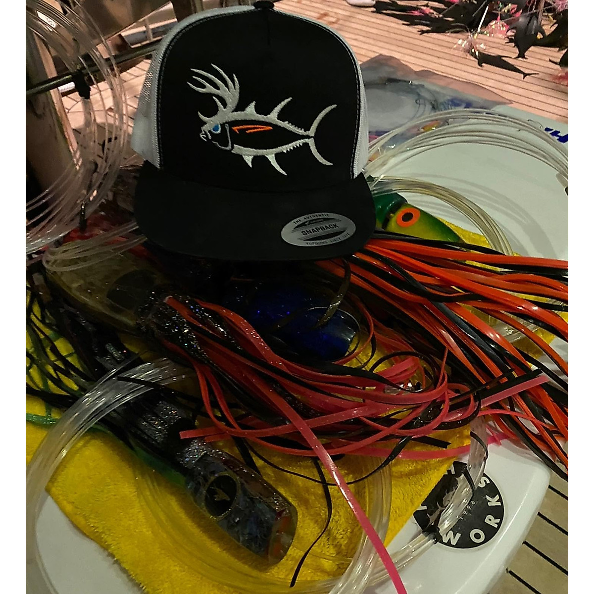 NICERIDE Buckeye Classic Snapback Mesh Back Trucker Baseball Hat (Black/White)