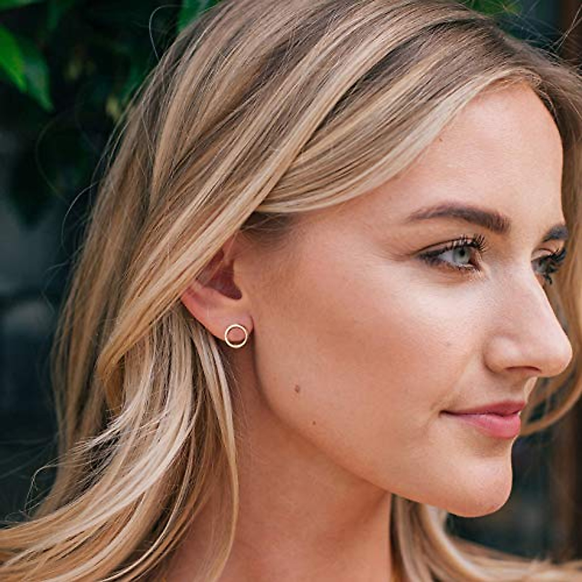 Aobei Pearl 18K Gold Circle Stud Earrings 10MM Small Round Hoop Post Stud for Women Minimalist Jewelry Unisex