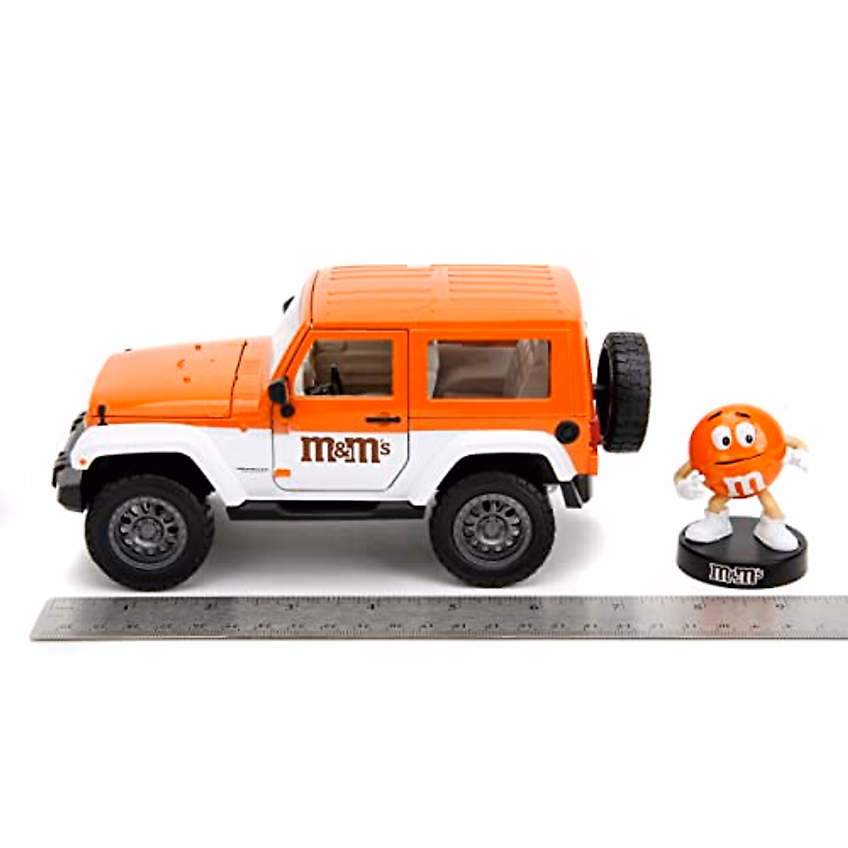M&M's 1:24 2007 Jeep Wrangler Die-cast Car & 2.75" Orange Figure, Toys for Kids and Adults