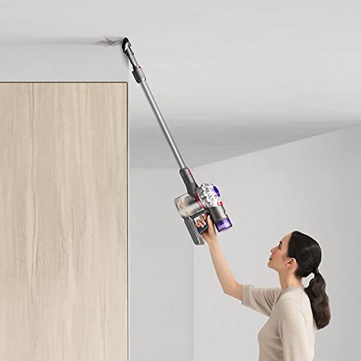 Dyson V7 Advanced Cordless Stick Vacuum Cleaner - Silver - Light Weight to Clean up high, Battery Operated, Portable