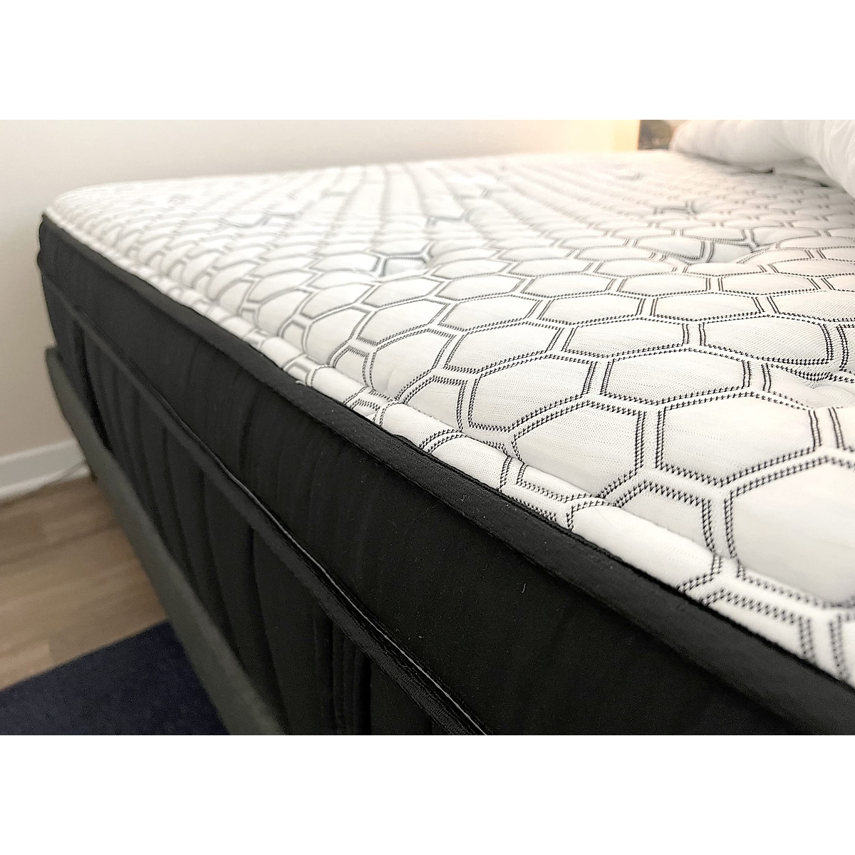 Stratiform 14-Inch Luxury Pillowtop Memory Foam and Innerspring Hybrid Mattress | Made in USA | CertiPUR-US Certified Foam (Cushion Firm, Queen)