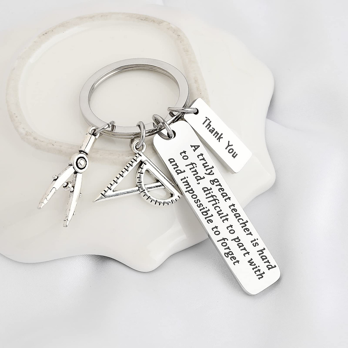 FUSTMW Math Teacher Gifts Keychain Thank You Gifts for Math Teacher Appreciation Gifts Mathematics Jewelry Gifts A Truly Great Teacher Is Hard to Find (silver)