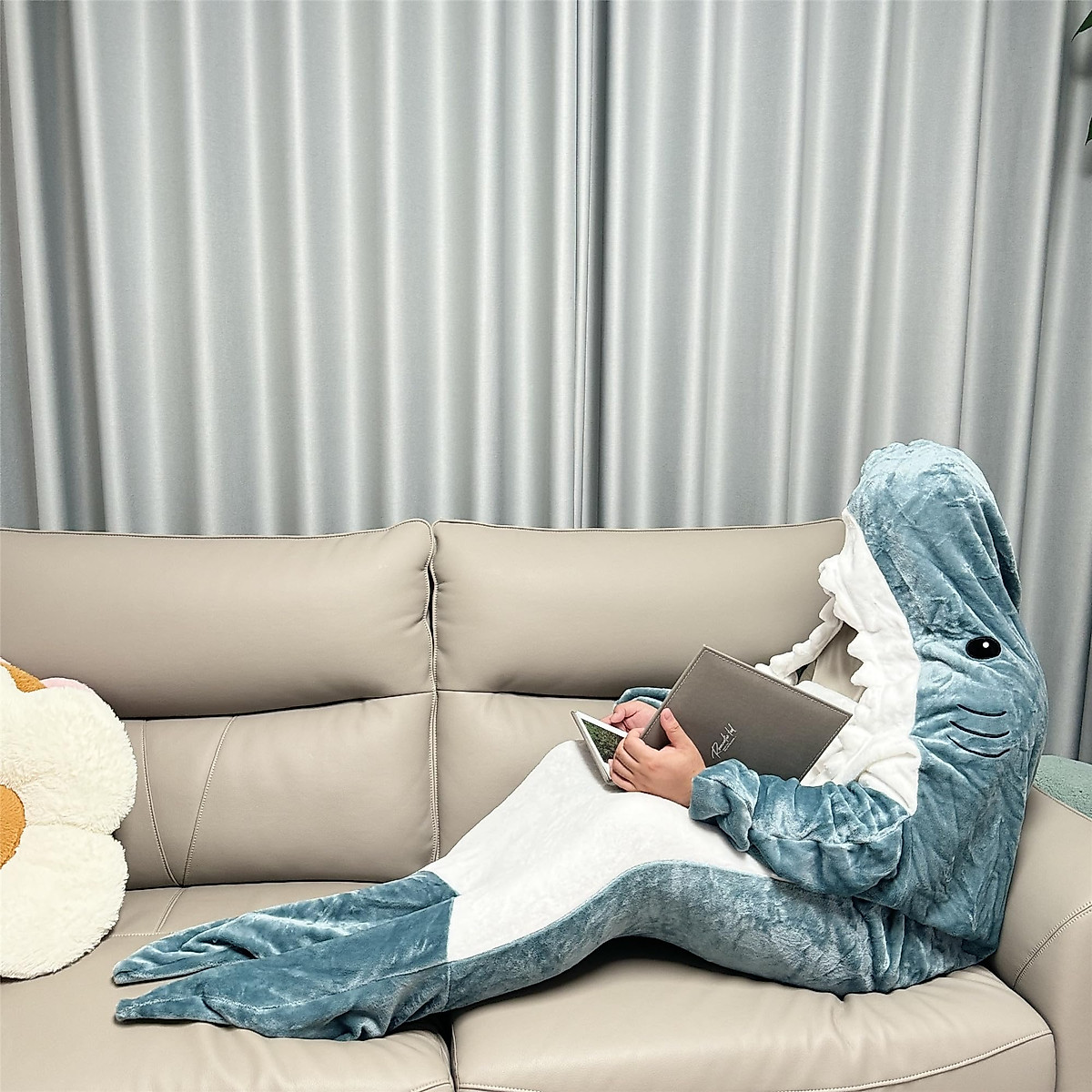 SunBritly Shark Blanket Kids Shark Sleeping Bag Shark Onesie Cosplay Shark Costume Shark Gifts(S,Please refer to the size chart before purchasing)