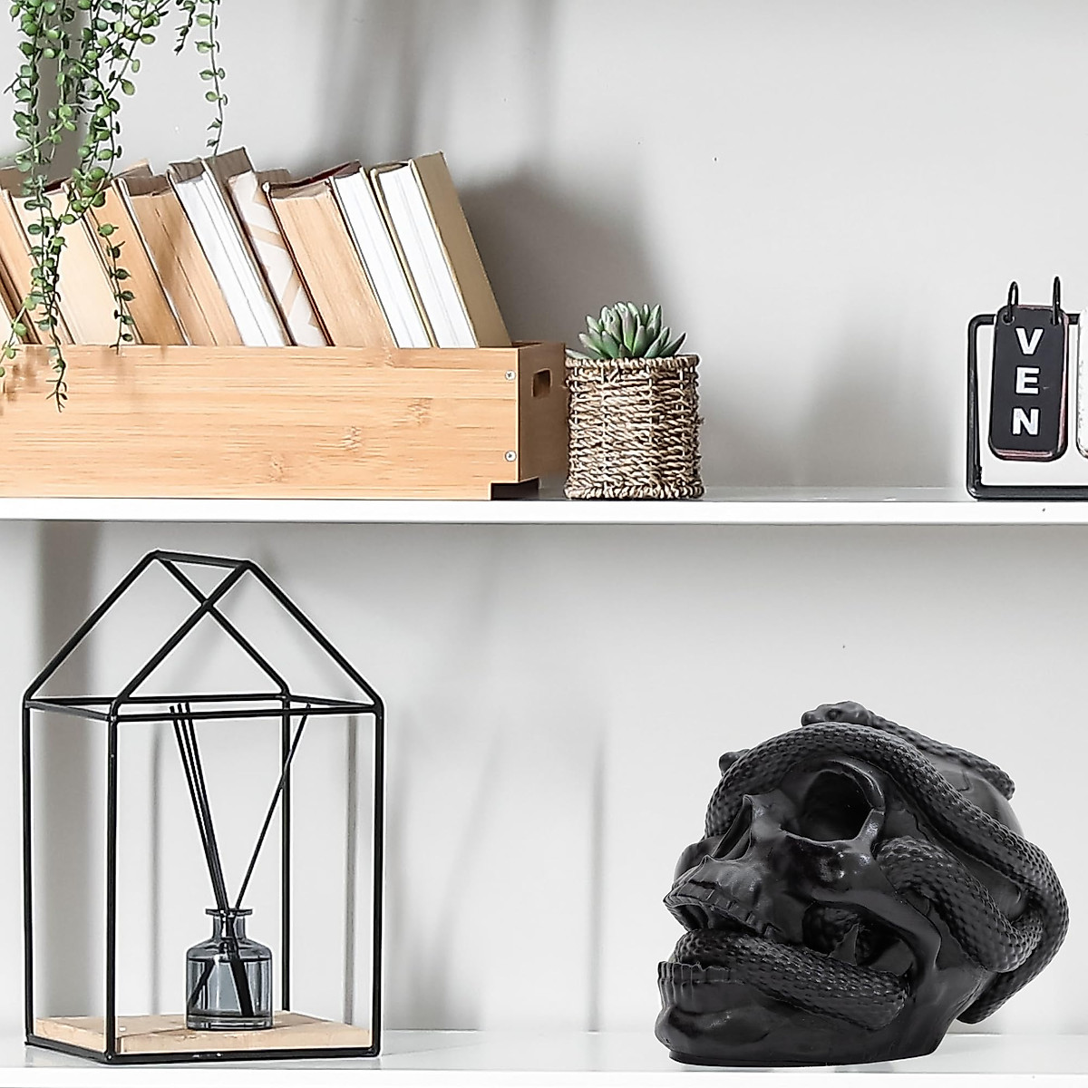 LIDY Big Black Skull Candle 36hr Burn - Unique Candles for Gothic Decor - Emo Goth Black Candles - Skeleton Candle for Creepy Decor & Gifts