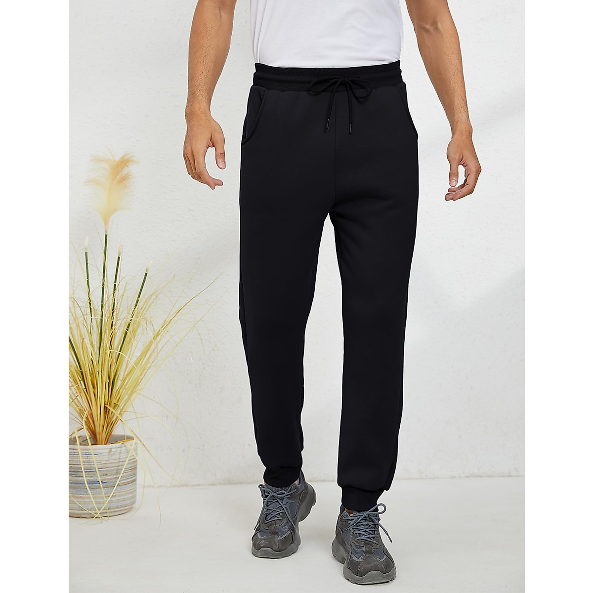 Gihuo Men's Winter Fleece Pants Sherpa Lined Sweatpants Athletic Running Sweatpants Ribbed Leg Comfy Warm Jogger Pants (Black, X-Large)