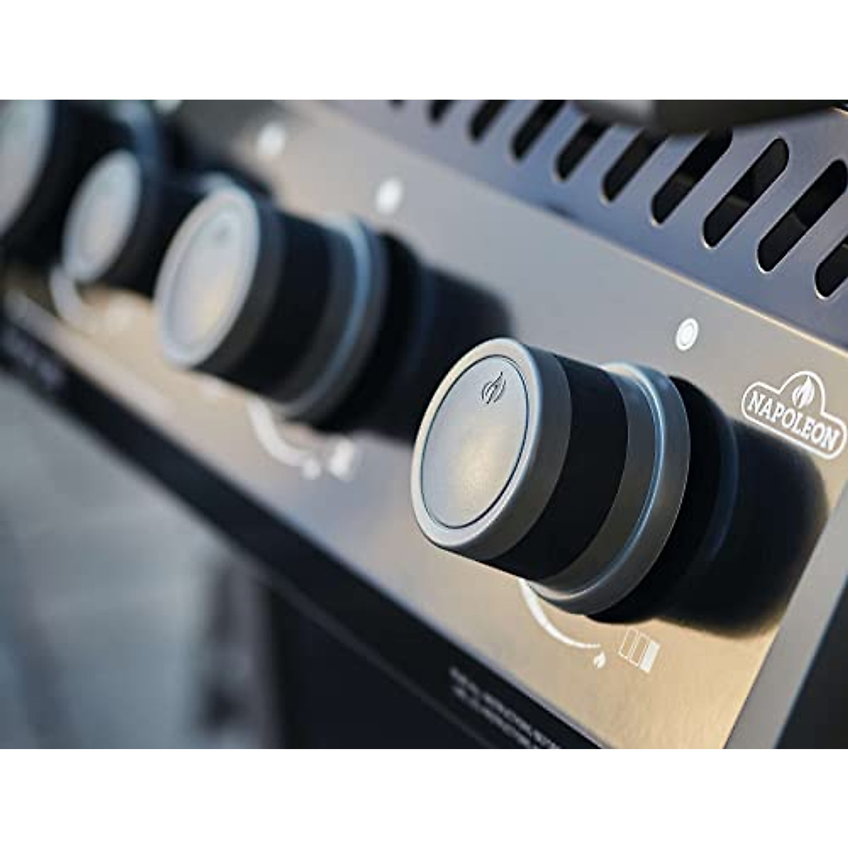 Napoleon Rogue 425 BBQ Grill, Black, Propane Gas - R425SBPK-1-OB - With Three Burners and Range Gas Side Burner, Barbecue Gas Cart, Folding Sideshelves, Instant Failsafe Ignition