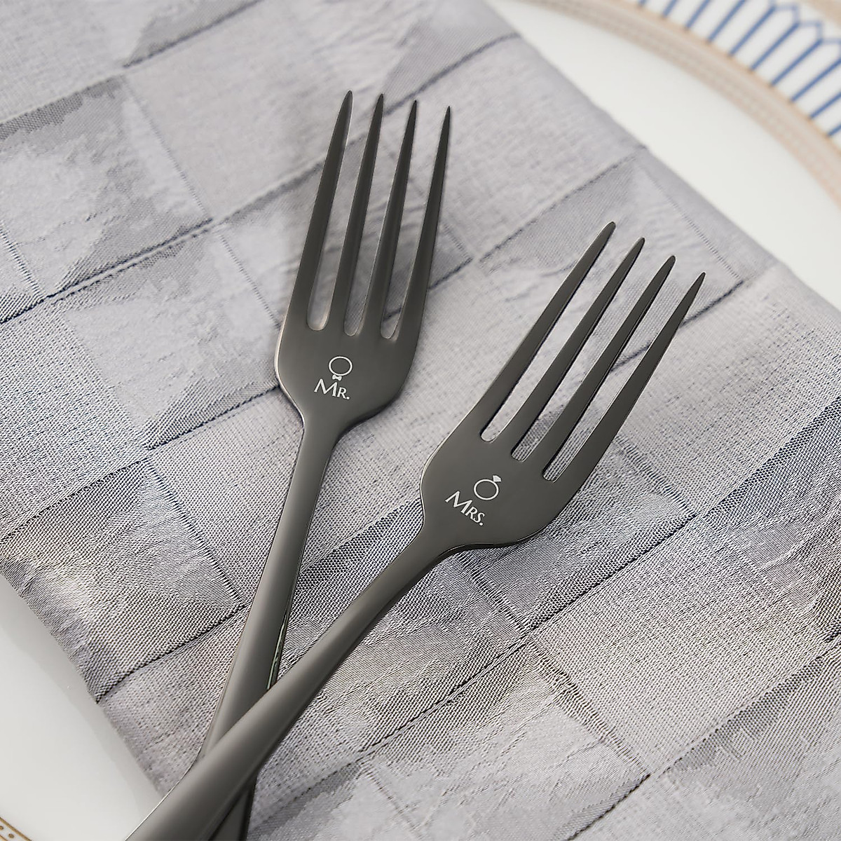 AW BRIDAL Black Wedding Cake Knife and Cutter Set with Forks, Mr and Mrs Cake Cutting Set Pie Pastry Servers for Engagement Anniversary Wedding Bridal Shower Gifts