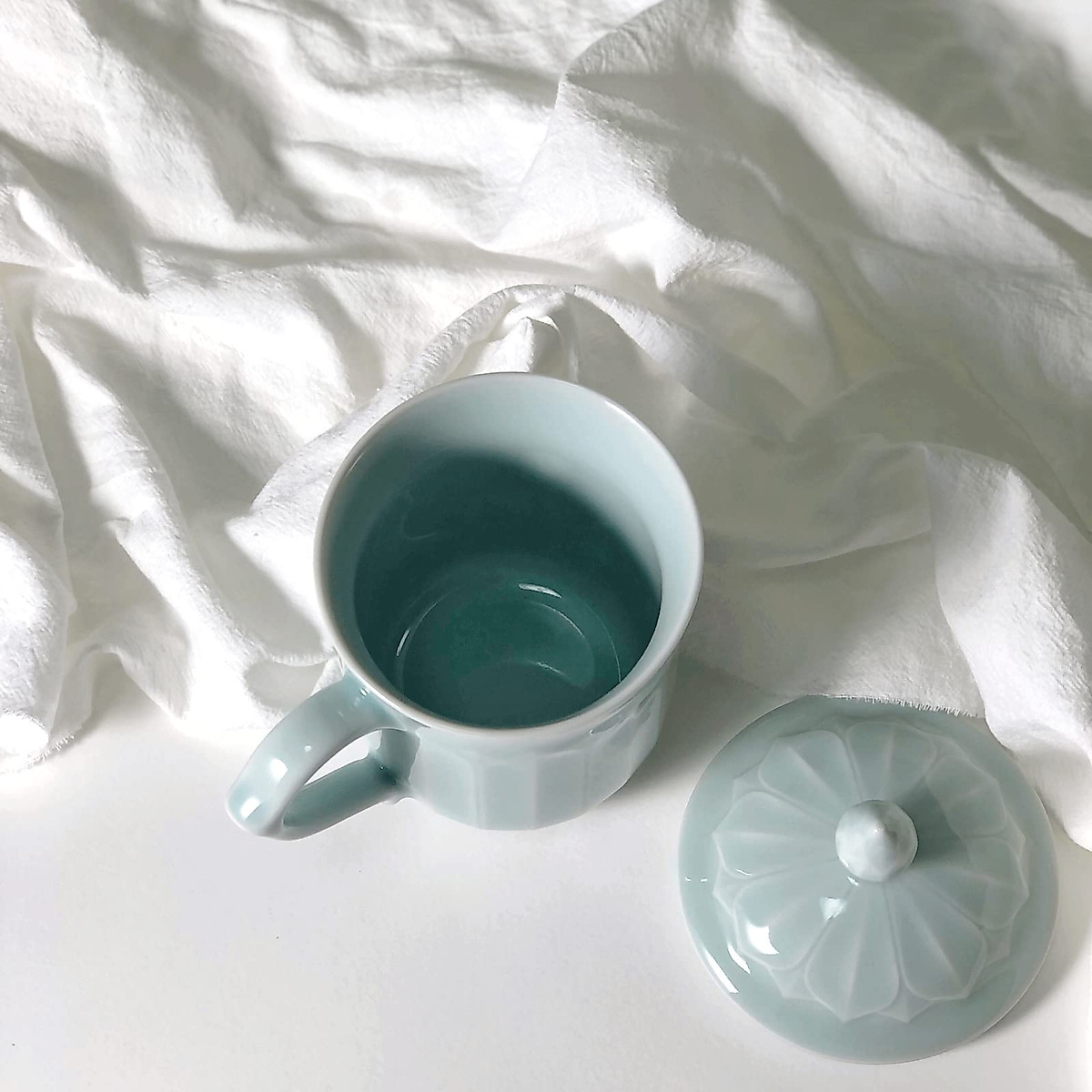 Tingyework Porcelain Lotus Tea Cup with Lid and Handle, 12 oz Unique Coffee Mug, Microwave Dishwasher Safe, Gifts for Women and Men, Aesthetic Chinese Celadon 1 Pack (Ivory Blue)