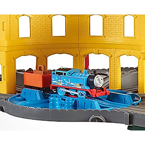 Thomas & Friends Toy Train Set, Super Station, Extra Large Race Track with Motorized Thomas, Diecast Percy & MINIS James for Ages 3+ Years