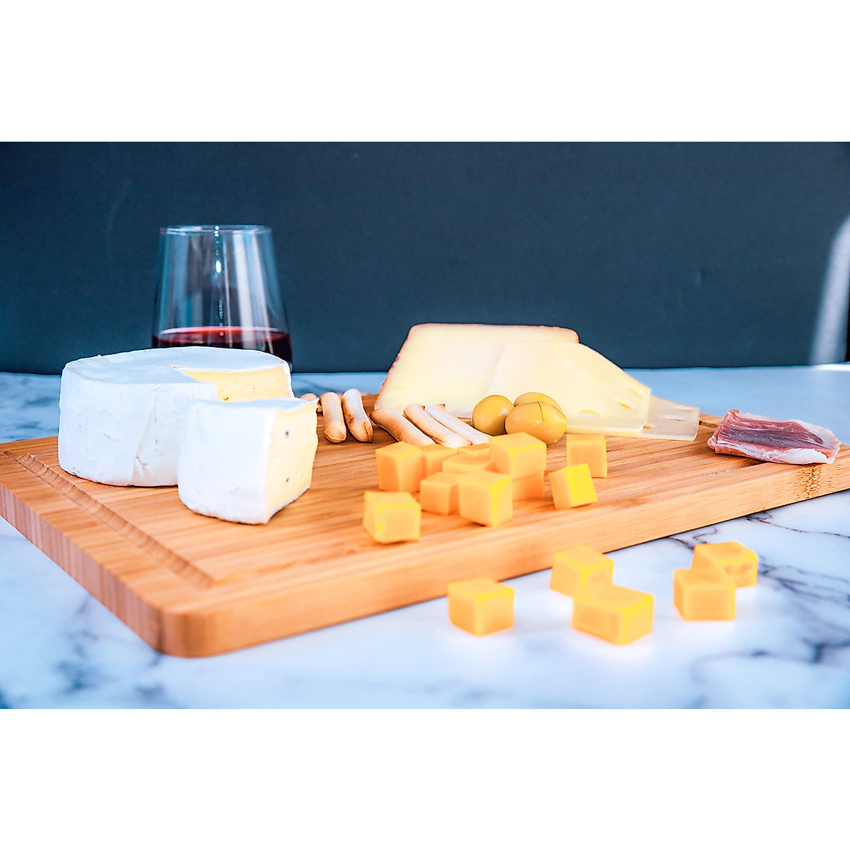 Chicago Skyline Cutting Board, Custom Housewarming Gift, Personalized Cutting Board, Wedding Gift for Couples, Wooden Bamboo Board with 6 Different Styles