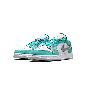 Nike Men's AIR Jordan 1 Low Shoes, New Emerald/Taxi-white, 4 Big Kid