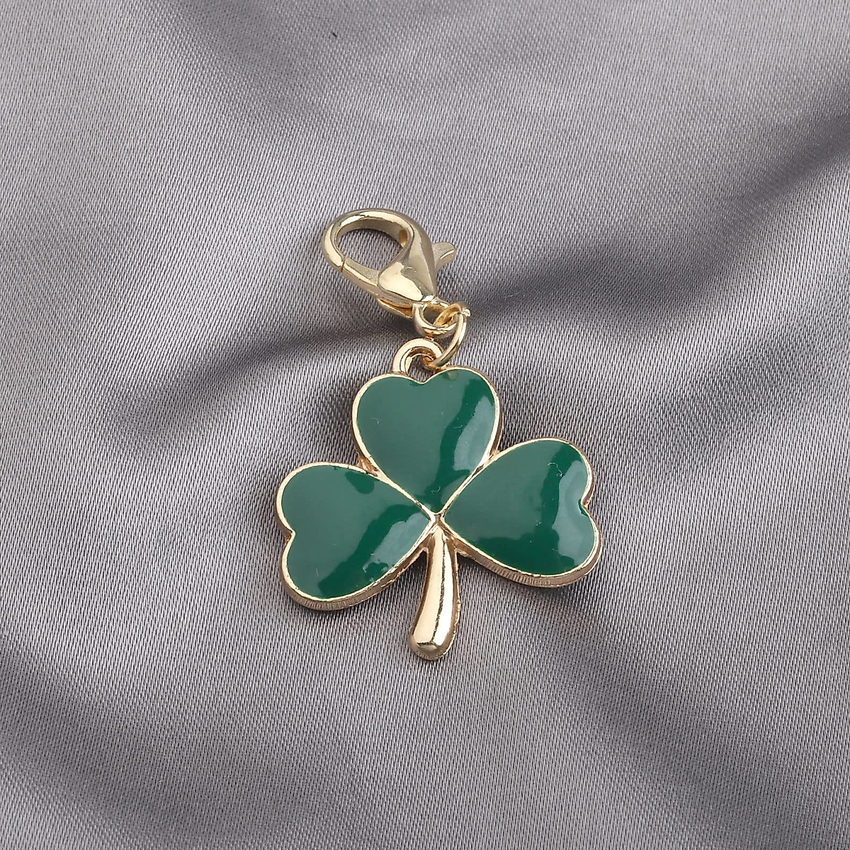 Gzrlyf Green Shamrock Charm with Lobster Clasp 3 Leaf Clover Charm with Irish Blessing Card St Patrick’s Day Gift Lucky Jewelry Charms (3 Leaf Clover Charm)