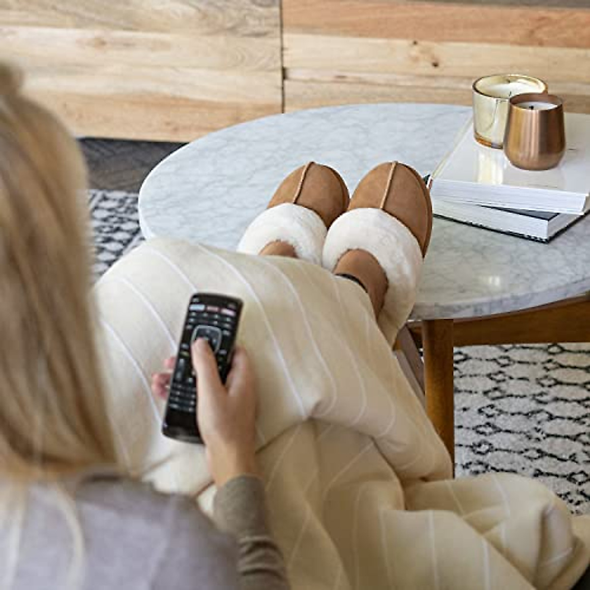 EZ Feet Women's Shearling Scuffs Fluffy Breathable Slip-On Slippers Size 8 Chestnut