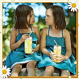 Hoolerry Daisy Flower Glass Cups with Lids and Straws 18 oz Iced Coffee Cup Drinking Glasses with Bamboo Lids Cute Flower Glass Coffee Tumbler Glasses for Home Office Kitchen (4 Pcs)