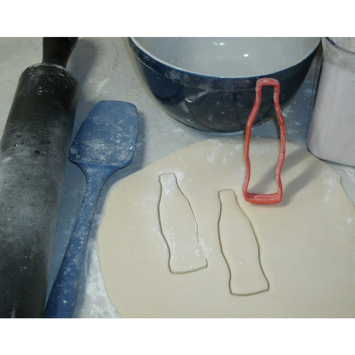 SODA POP BOTTLE VINTAGE COOKIE CUTTER BAKING TOOL MADE IN USA PR631