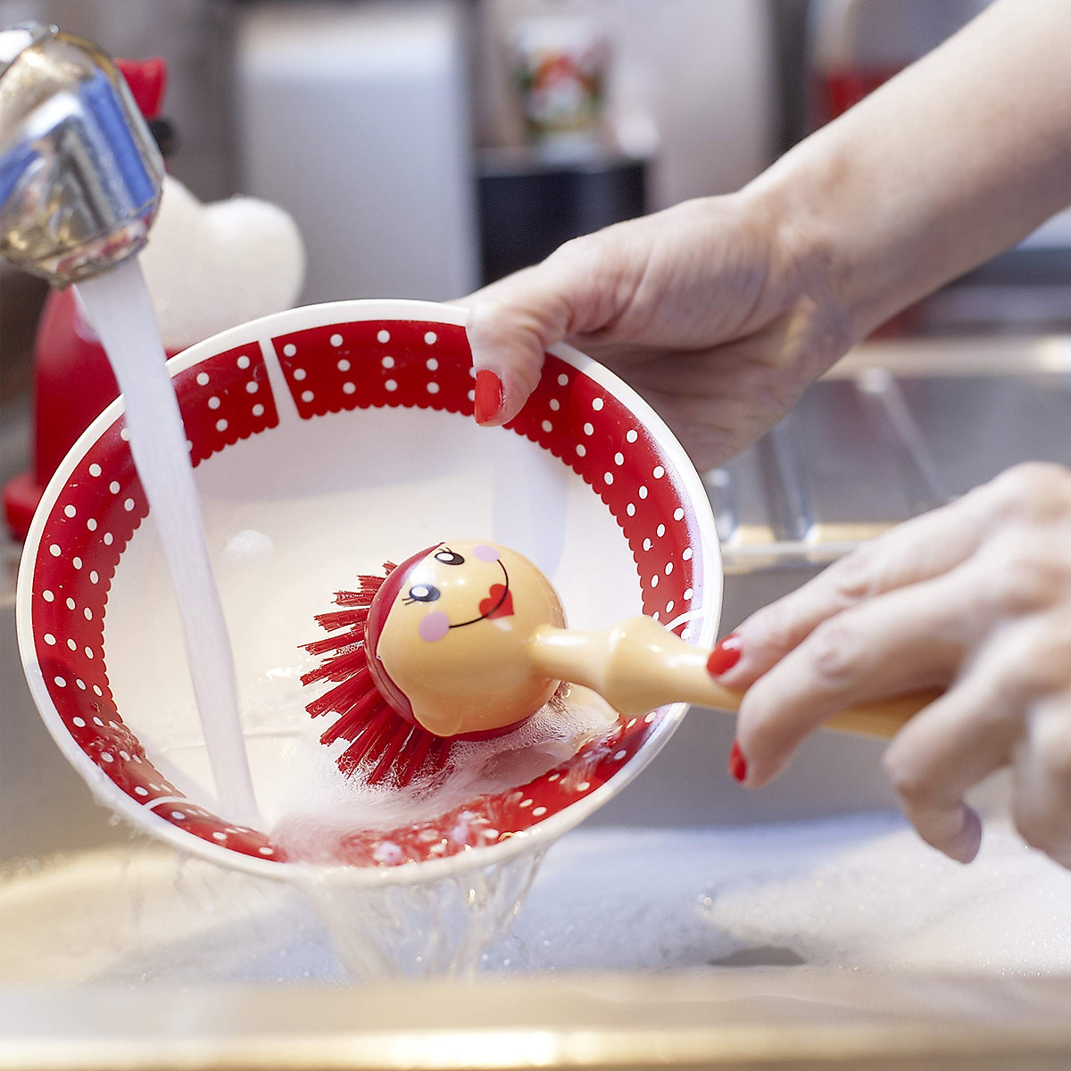 Vigar Dolls Dish Brush with Ergonomic Handle and Dres-Shaped Storage Holder - Scrub Brush for Pans, Pots, Kitchen Sink Cleaning, Blue/Pink