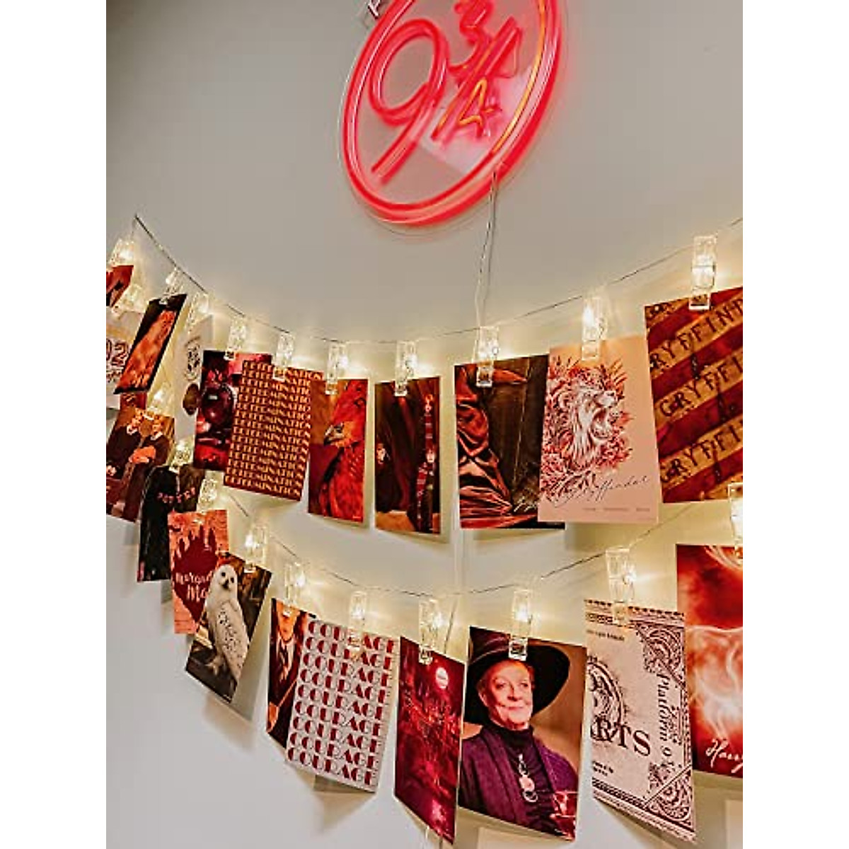 CON*QUEST Conquest Journals Harry Potter Gryffindor Wall Collage, Set of Fifty Collectible 4x6 Official Art Prints From The Wizarding World, Printed on Quality Card Stock, Matte Finish